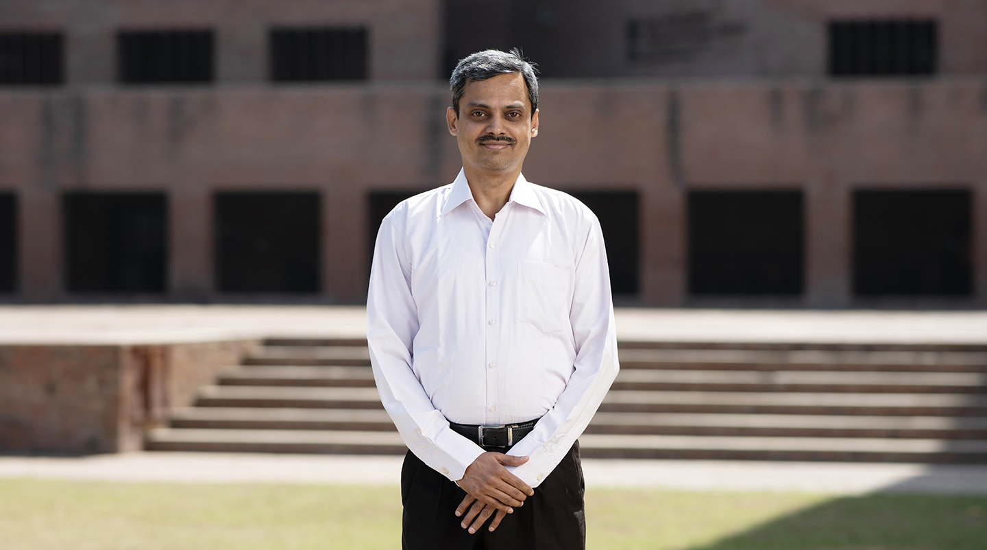 Srikumar Krishnamoorthy | IIMA