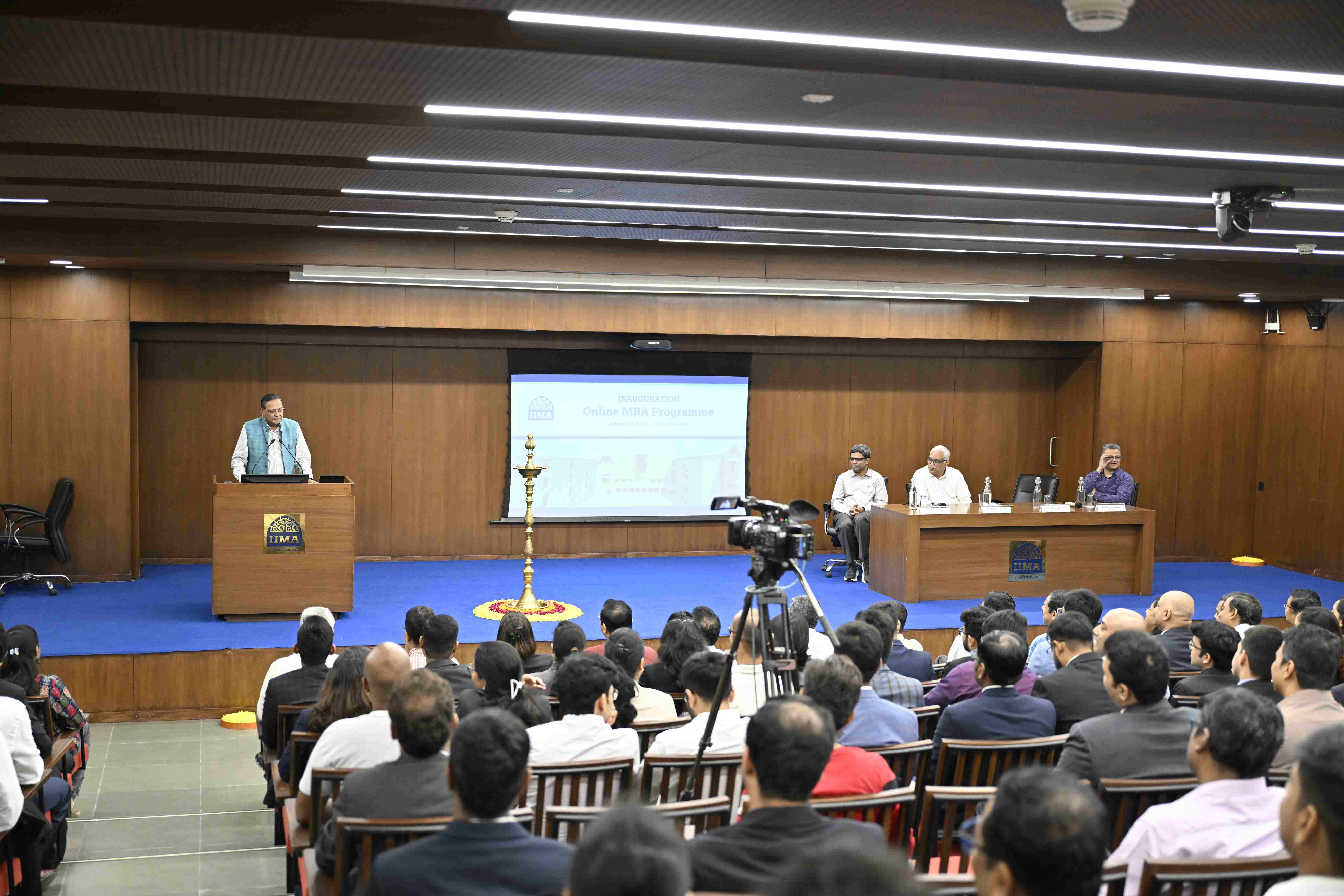 IIMA welcomes the first batch of Online MBA Programme | IIMA